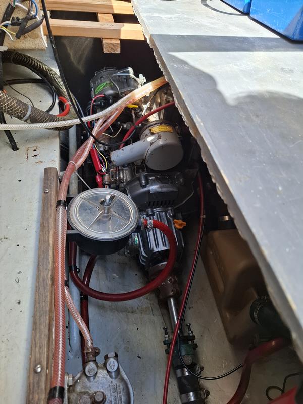 Catalac 8M or 27 | Waypoint Yachtbrokers